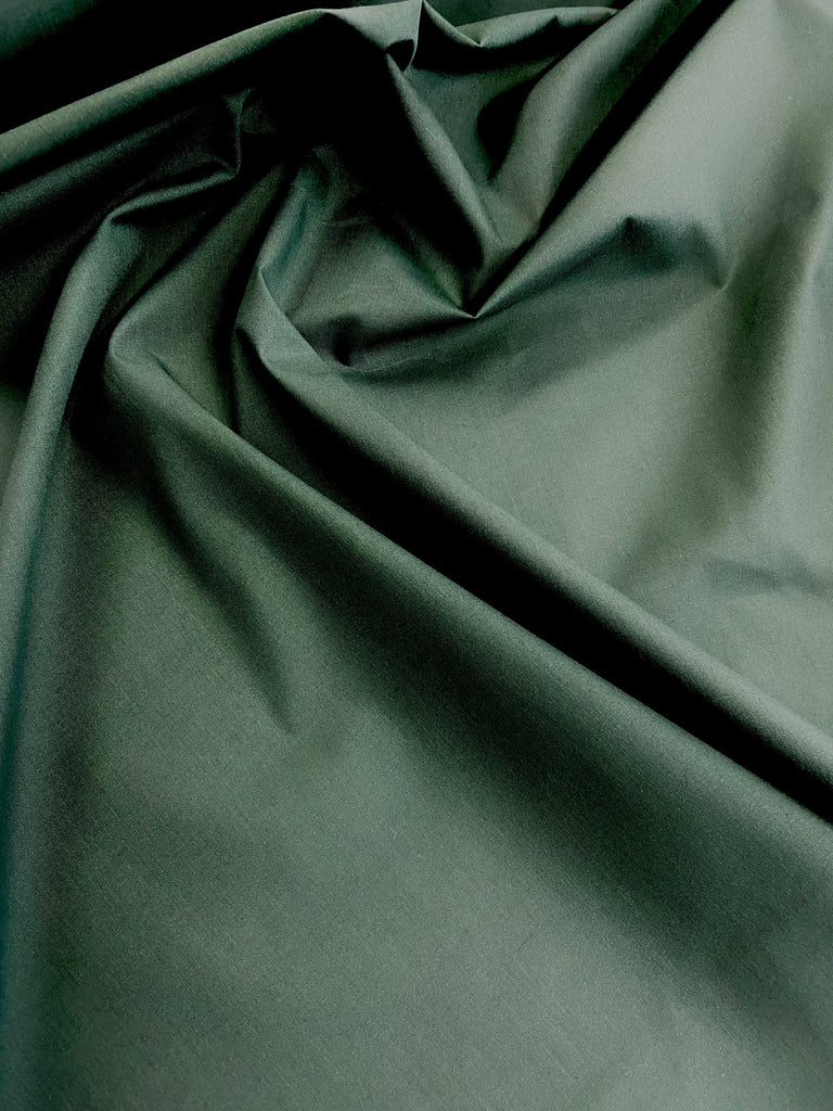 Plain Bottle Green Polycotton Fabric by 1/2 Metre – Fabric Shack Malmesbury